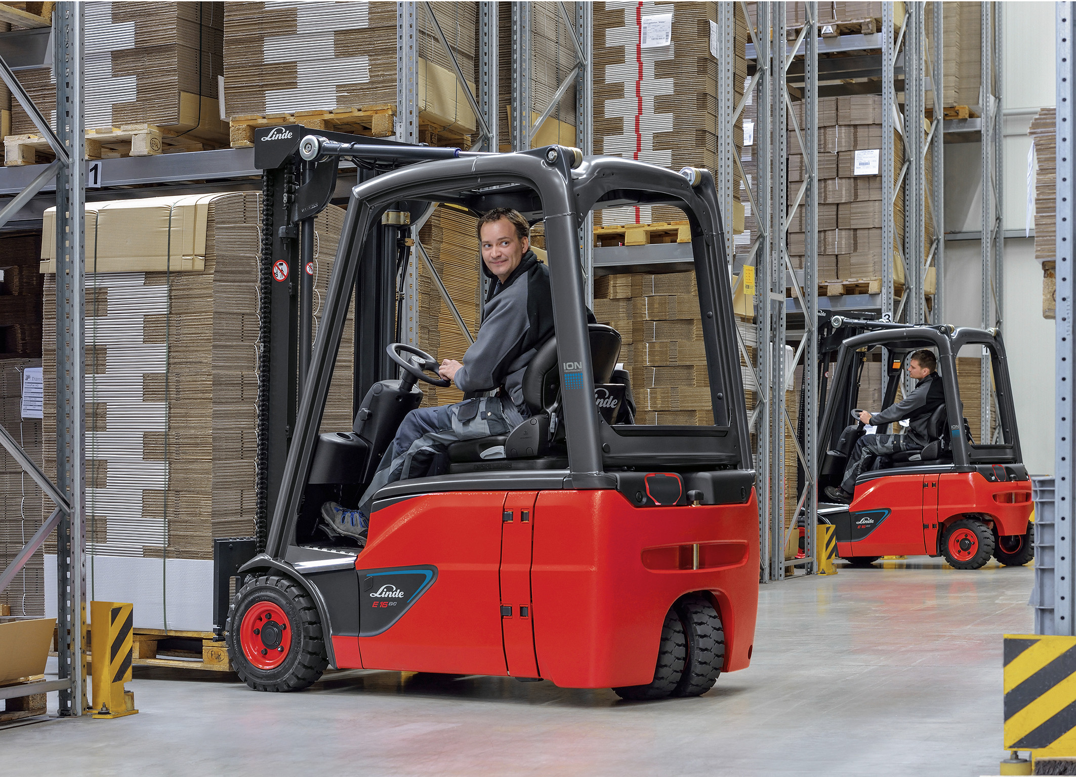Linde Forklifts With Their Own Lithium ion Solution Logistics Inside Linde Forklifts With Their Own Lithium ion Solution Logistics Inside